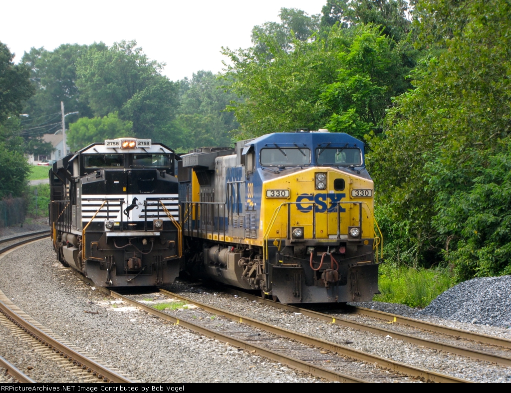 NS 2758 and CSX 330